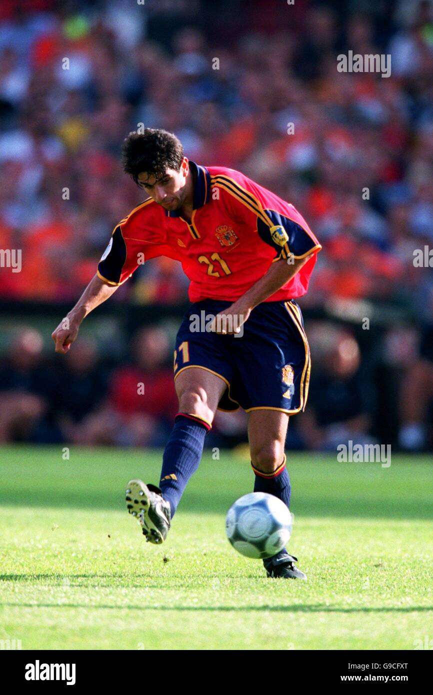 Soccer - Euro 2000 - Group C - Spain v Norway Stock Photo - Alamy