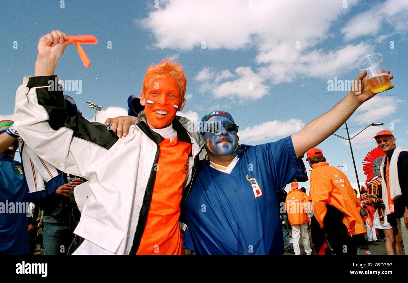Euro 2000 final fans hi-res stock photography and images - Alamy