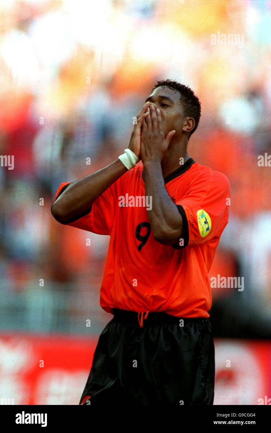 Soccer euro 2000 semi final italy v holland hi-res stock photography ...