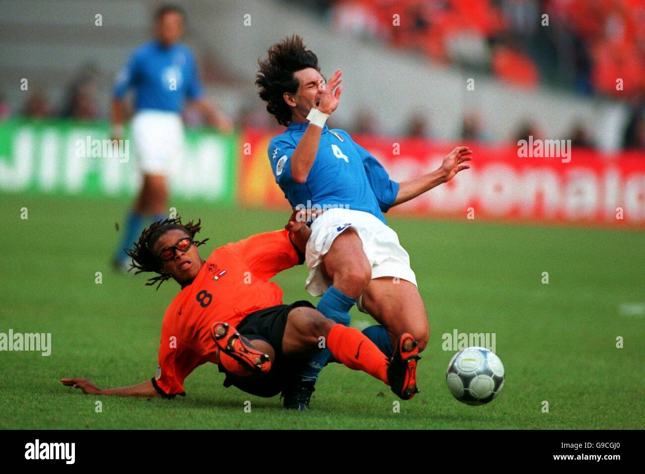 Edgar davids 2000 hi-res stock photography and images - Alamy