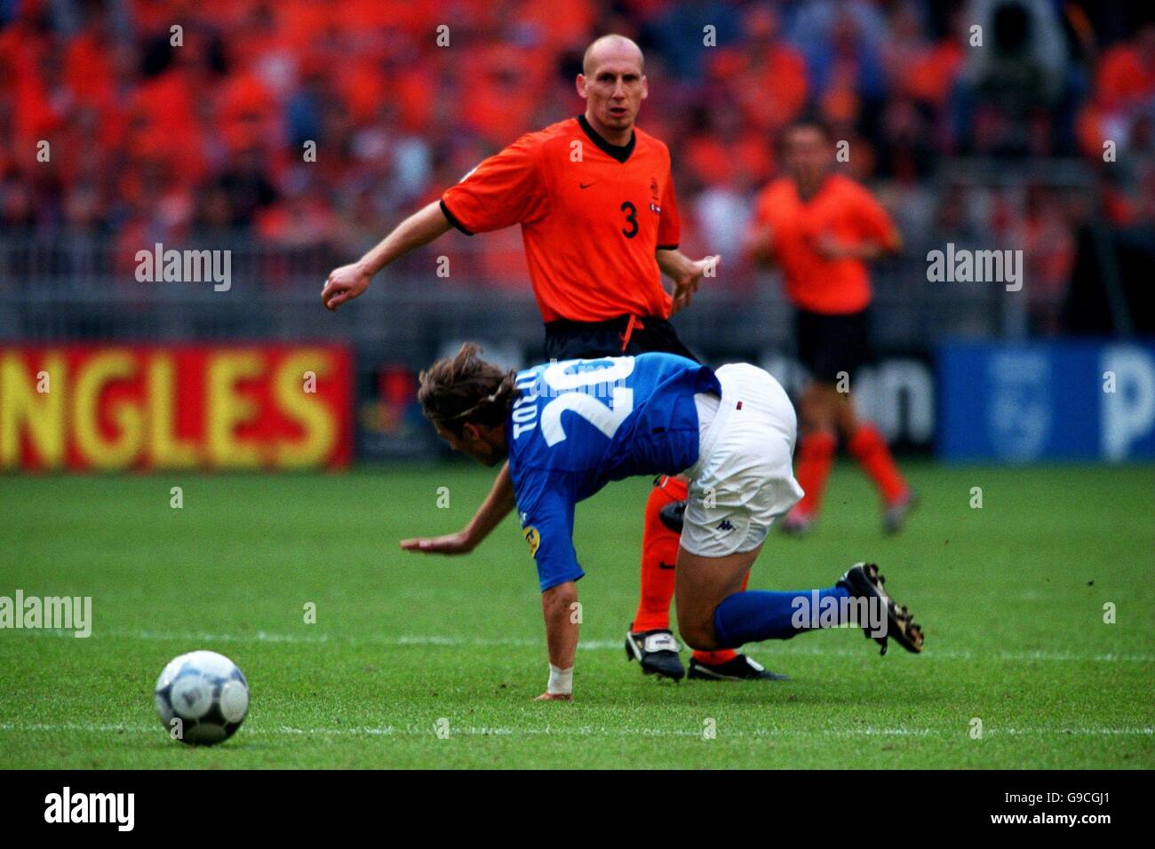 Francesco totti euro 2000 hi-res stock photography and images - Alamy