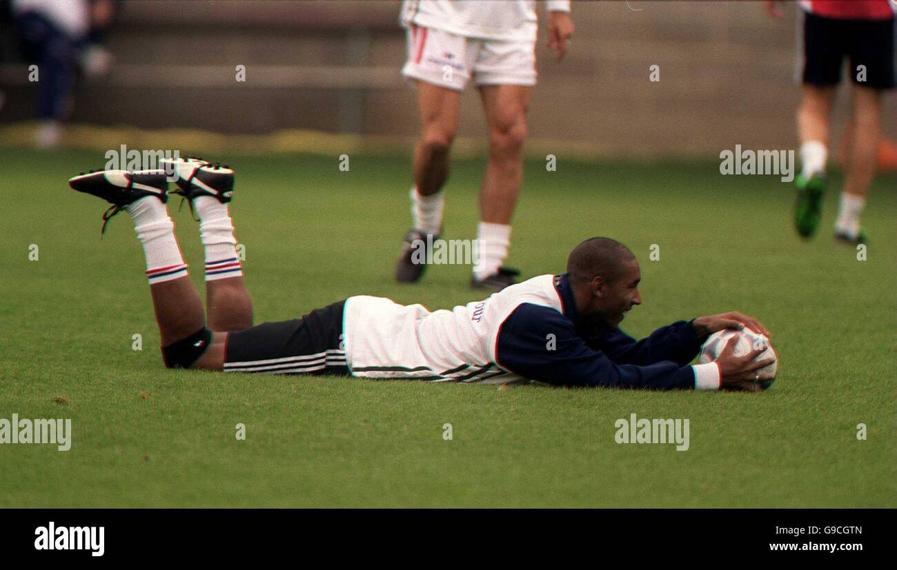 Soccer euro 2000 final france v italy hi-res stock photography and ...