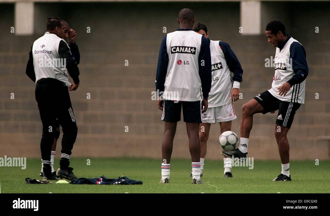 Soccer euro 2000 final france v italy france training hi-res stock ...