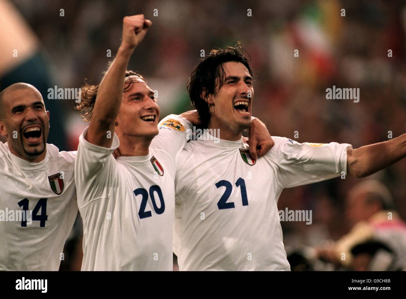 Soccer - Euro 2000 - Final - France v Italy. Italy's Marco Delvecchio ...