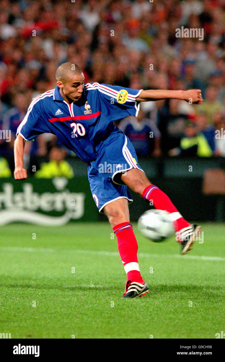 Scores the winning goal v italy hi-res stock photography and images - Alamy