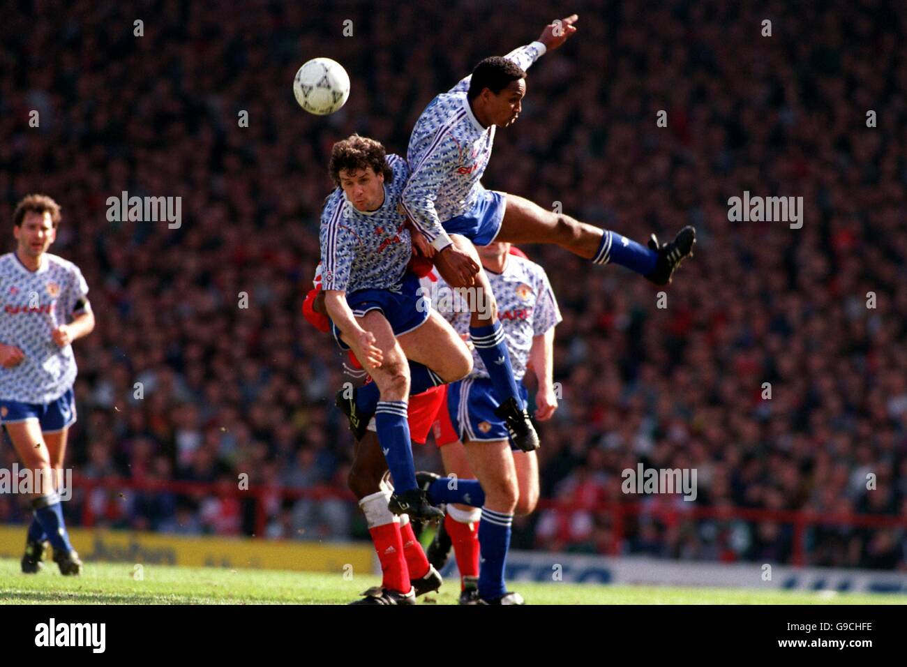 L-R: MARK HUGHES (MU) PAUL INCE (MU) LIVERPOOL V MANCHESTER UNITED. L-R ...