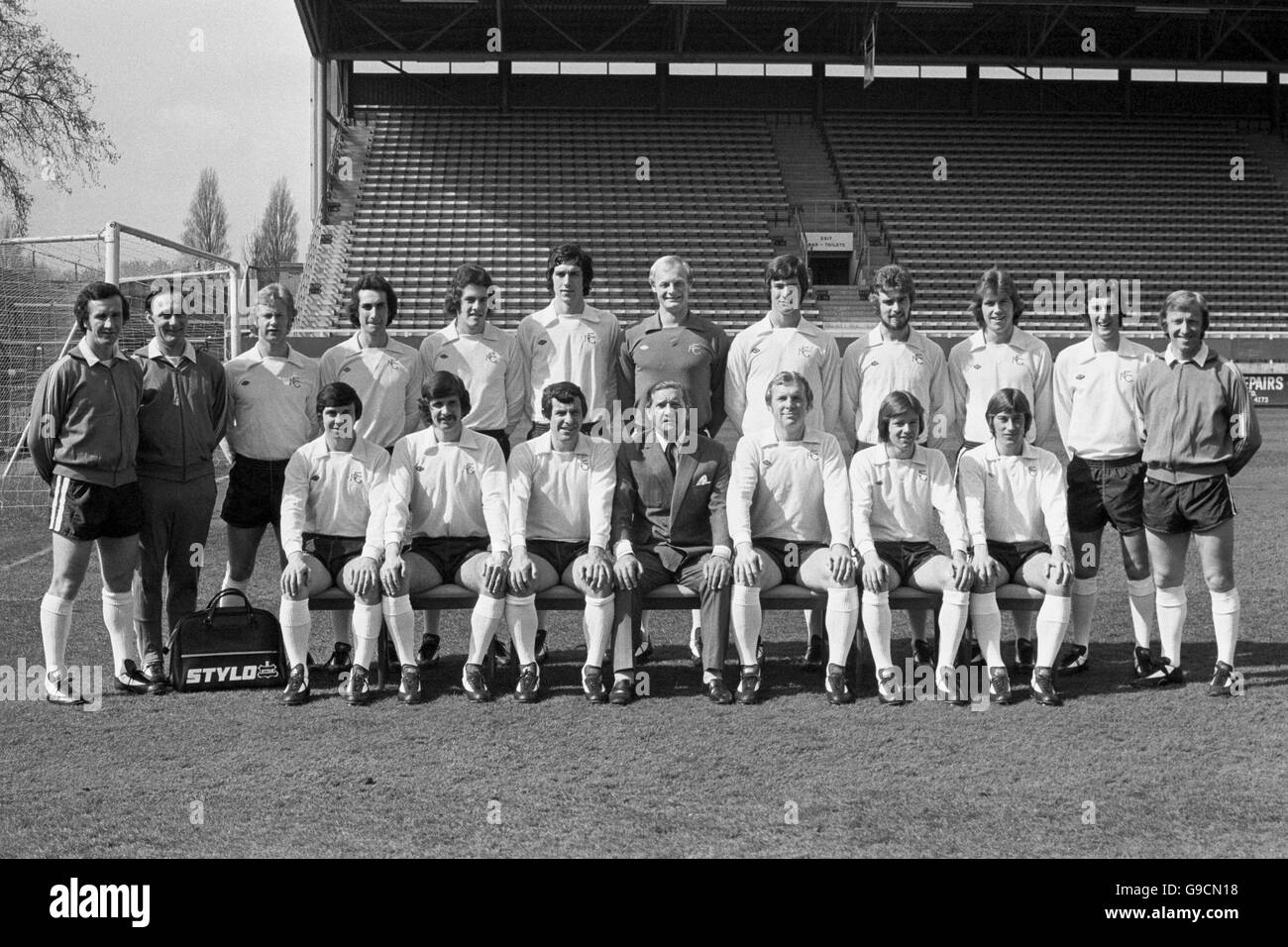 Fulham's 1975 FA Cup Final squad: (back row, l-r) coach Taylor, physio ...