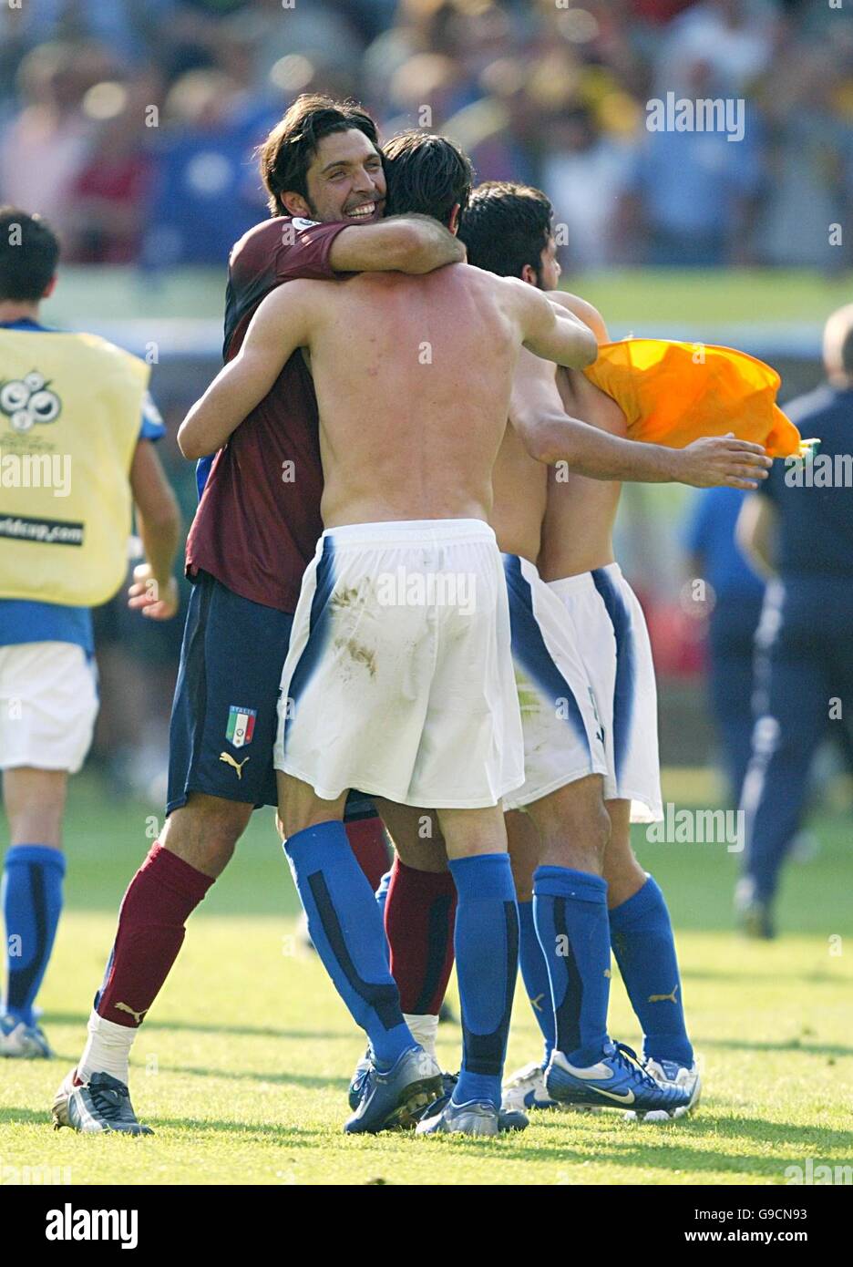 Gianluigi buffon 2006 italy hi-res stock photography and images - Alamy