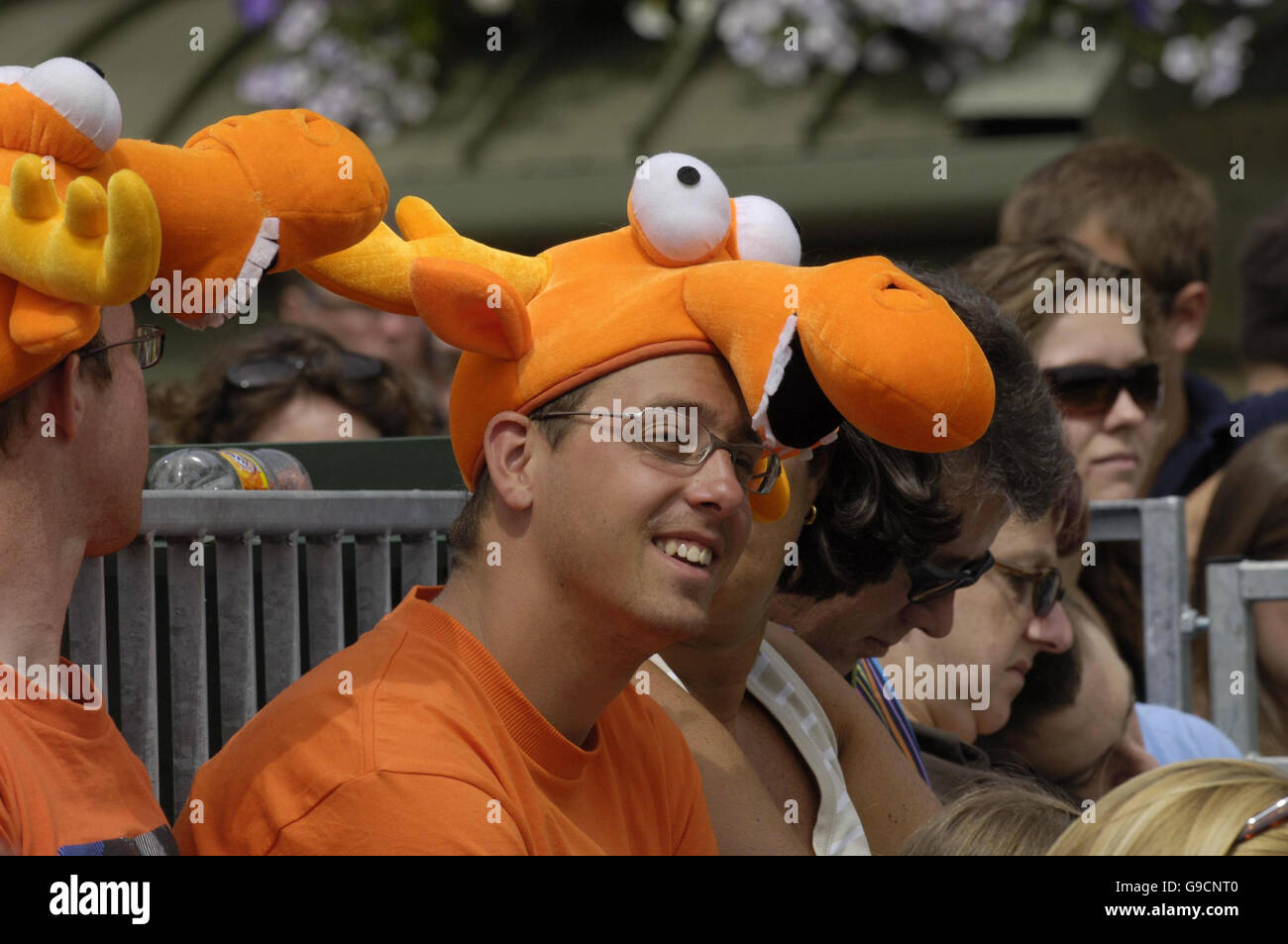 Tennis - Wimbledon Championships 2006 - All England Club. Tennis fan at ...