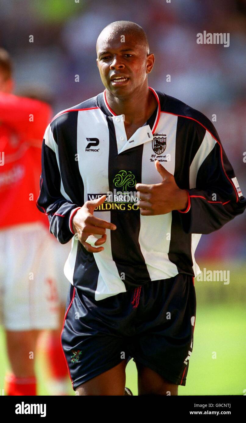 Des lyttle west bromwich albion hi-res stock photography and images - Alamy