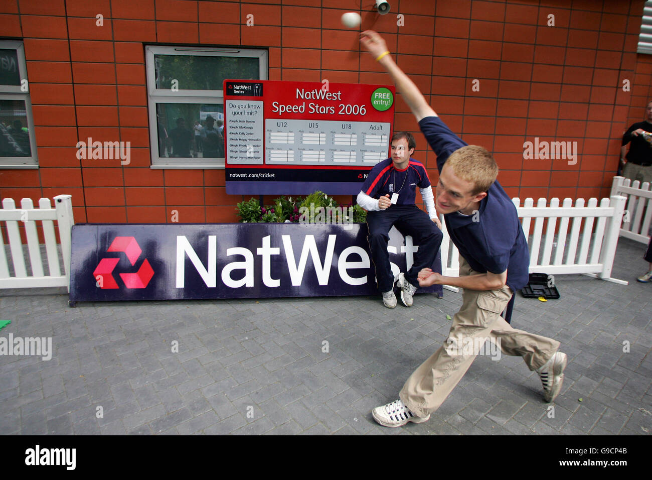 Cricket catching action hi-res stock photography and images - Alamy