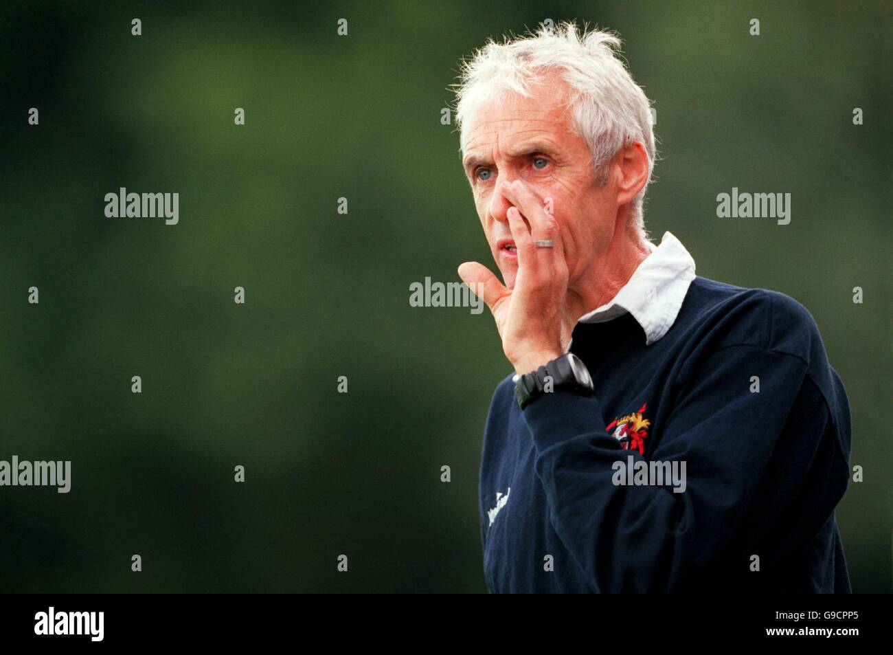 Football top half shouting manager hi-res stock photography and images ...