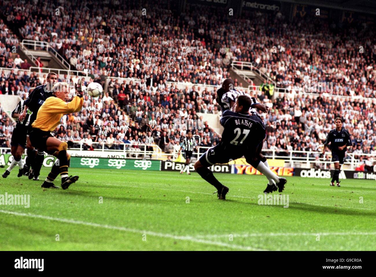 Newcastle uniteds carl cort hi-res stock photography and images - Alamy