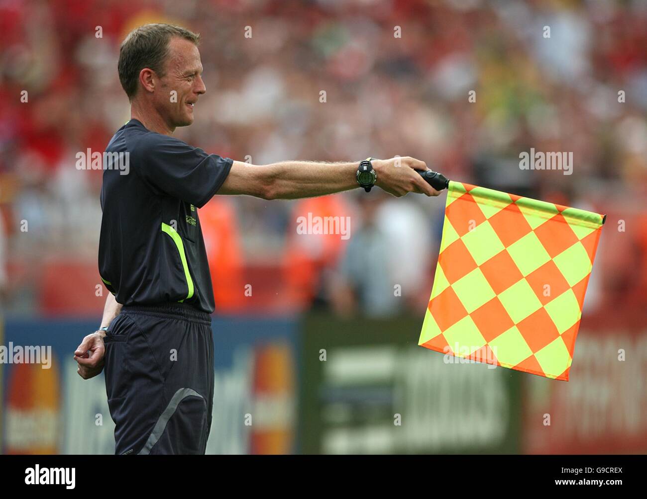 Assistant referee glenn turner hi-res stock photography and images - Alamy