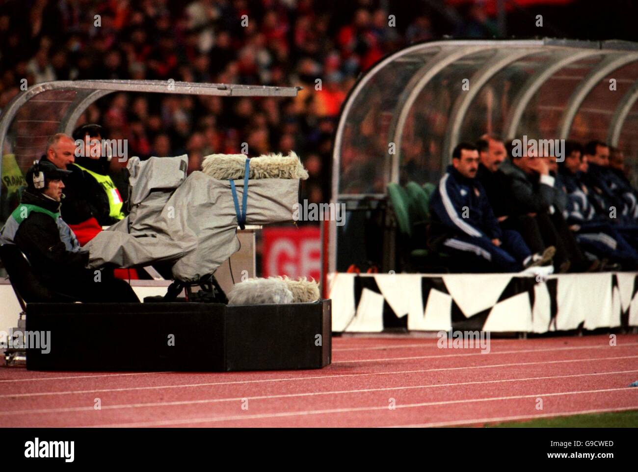 Pitchside camera hi-res stock photography and images - Alamy