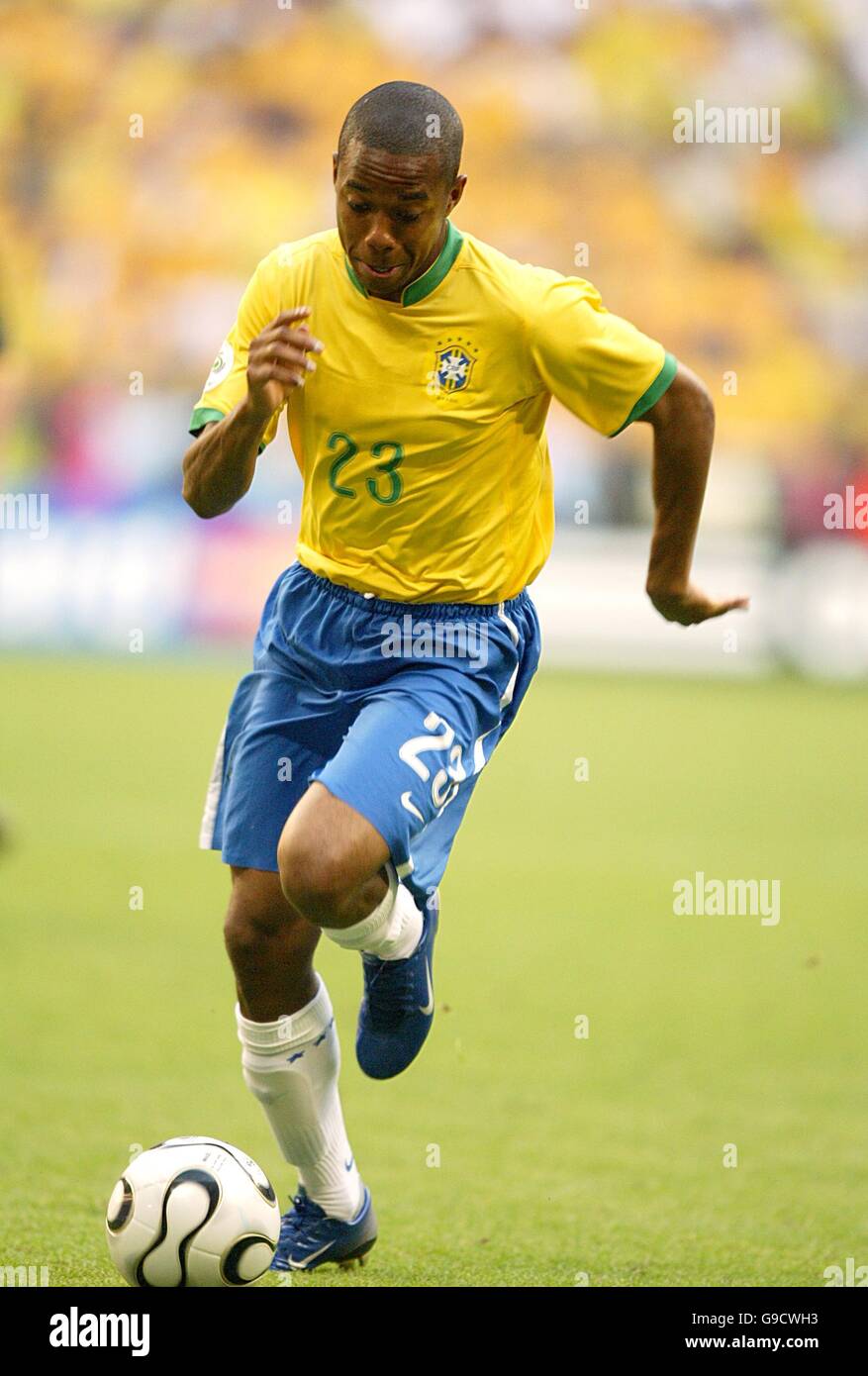 Robinho brazil hi-res stock photography and images - Alamy