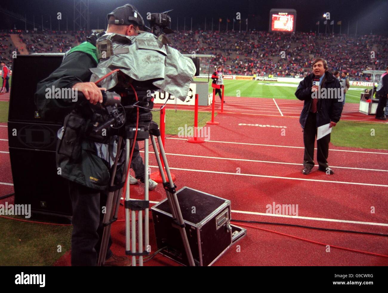 Pitchside interview camera hi-res stock photography and images - Alamy