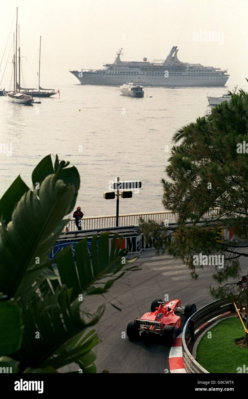Action harbour long shot aerial view f1 hi-res stock photography and ...