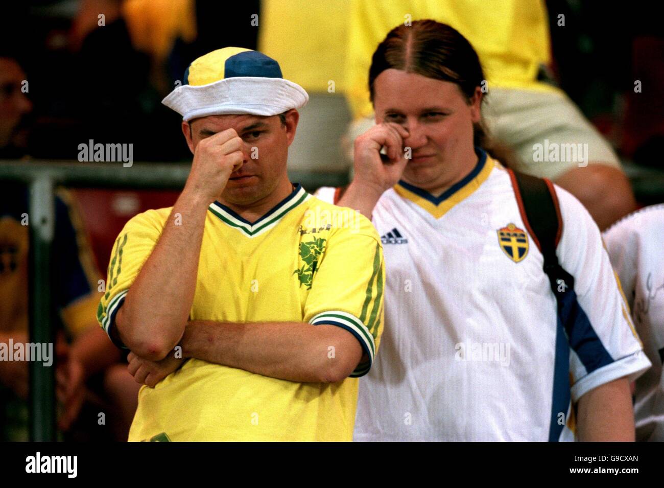 Italy football team 2000 hi-res stock photography and images - Alamy