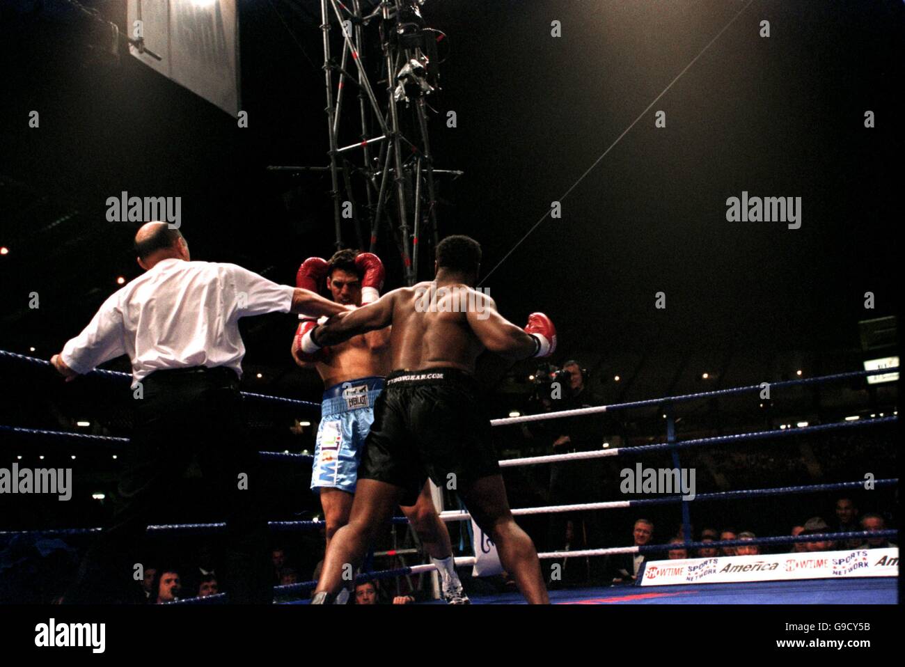 Boxing - Heavyweight Eliminator - Mike Tyson v Lou Savarese Stock Photo ...