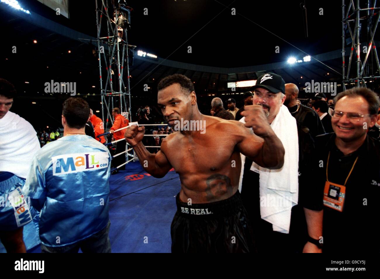 Boxing - Heavyweight Eliminator - Mike Tyson v Lou Savarese Stock Photo ...