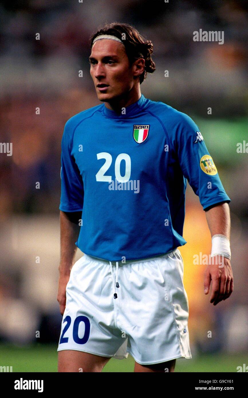 Soccer - Euro 2000 - Quarter Final - Italy v Romania Stock Photo - Alamy