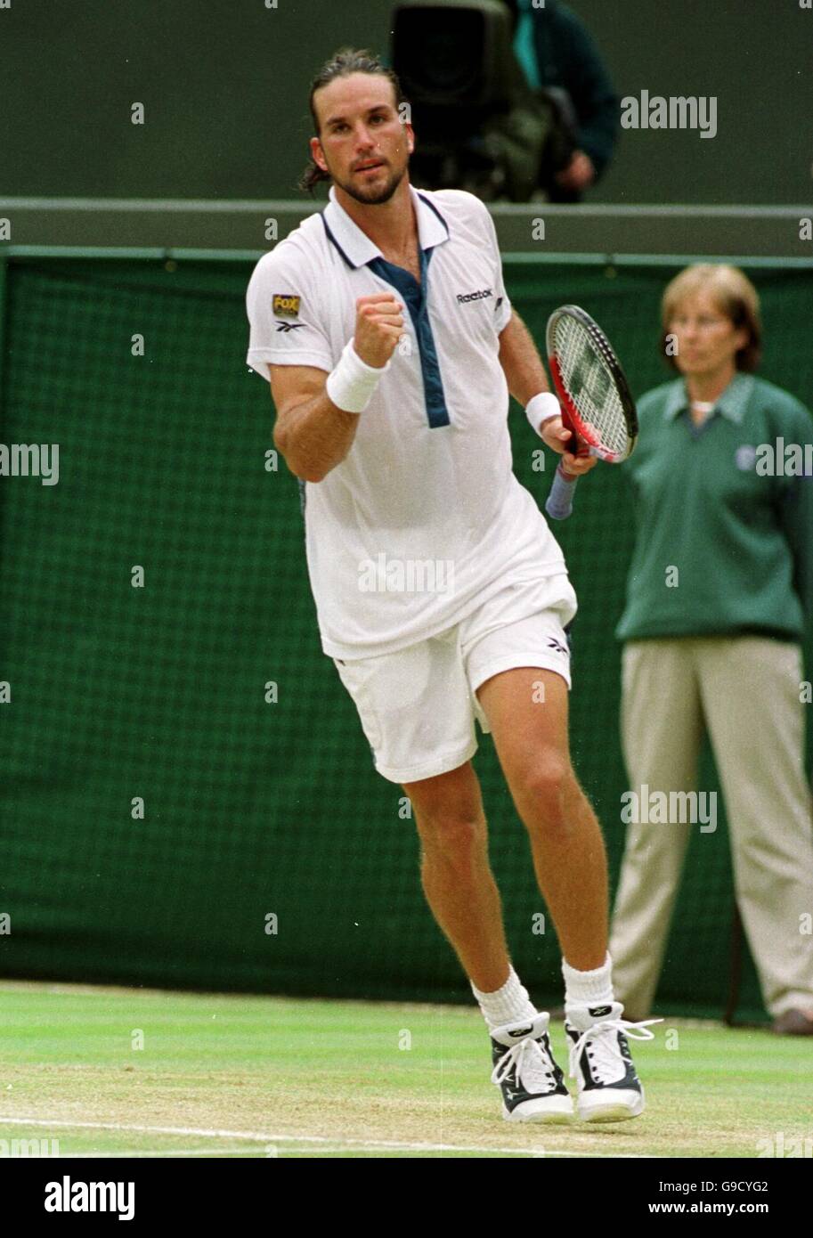 Wimbledon rafter celebrates hi-res stock photography and images - Alamy