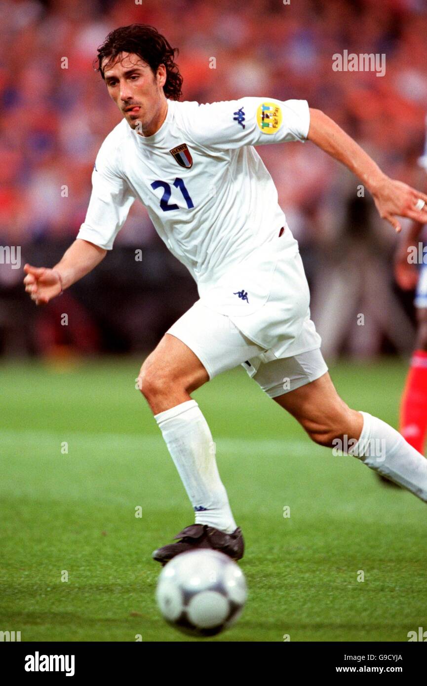 Soccer - Euro 2000 - Final - France v Italy Stock Photo - Alamy