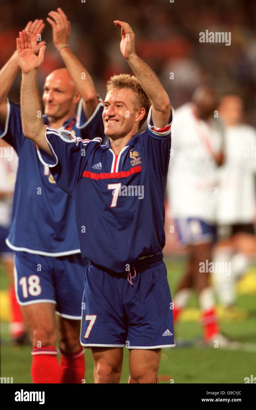 Didier deschamps france captain hi-res stock photography and images - Alamy