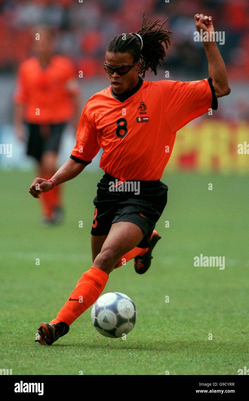 Edgar davids 2000 hi-res stock photography and images - Alamy