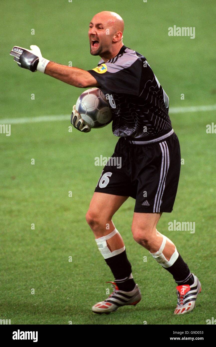 Soccer euro 2000 final france v italy hi-res stock photography and ...