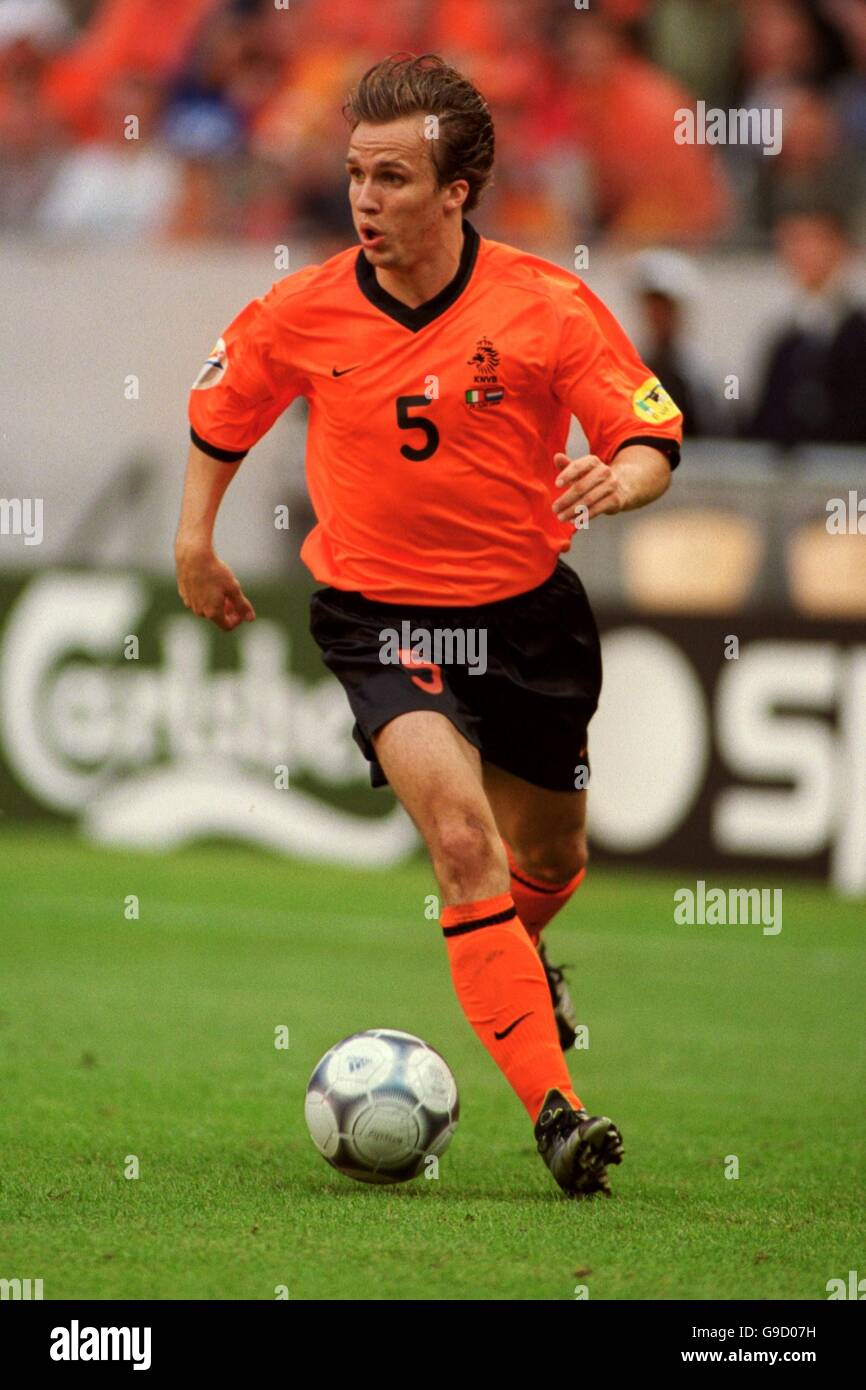 Soccer - Euro 2000 - Semi Final - Italy v Holland Stock Photo - Alamy