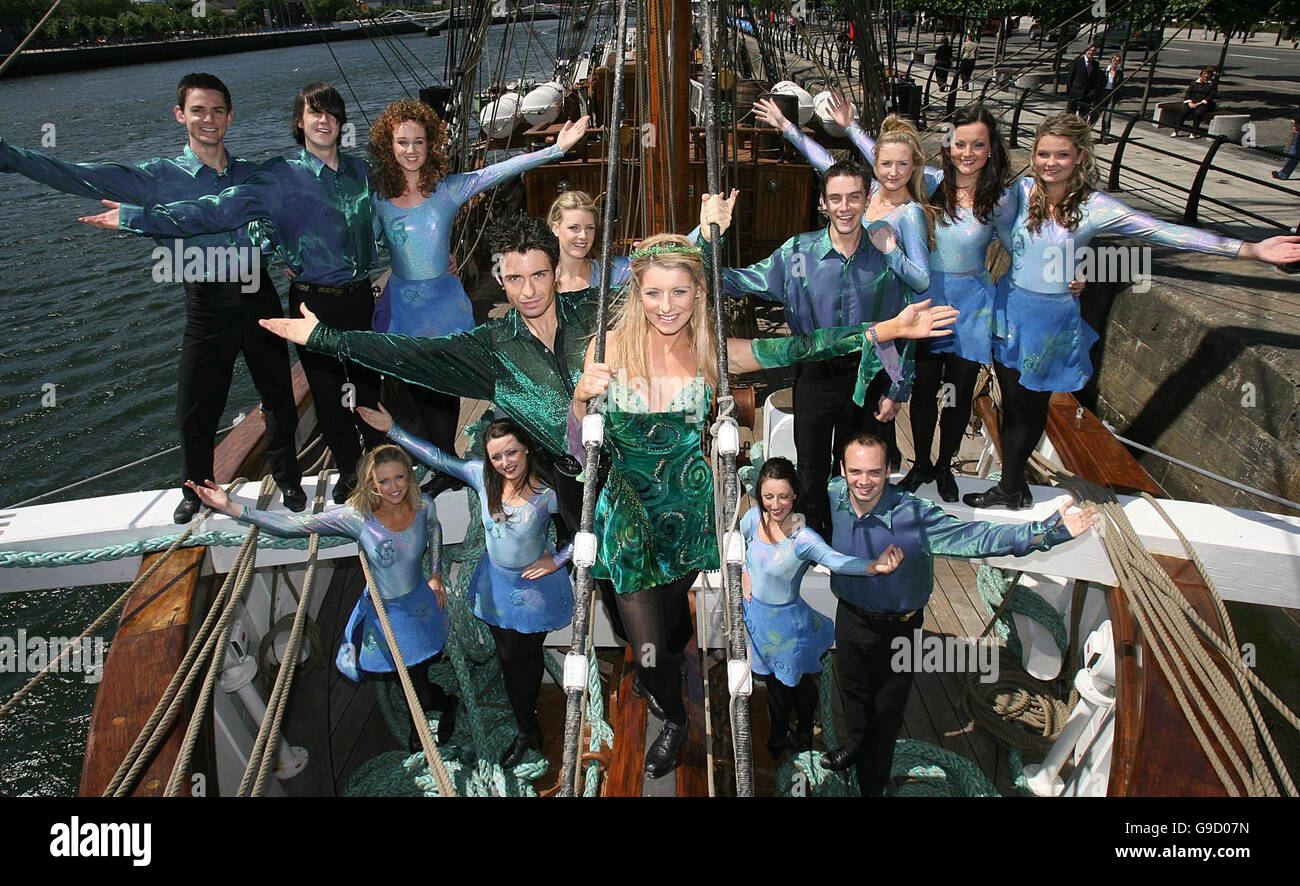 Lead cast members Padraic Moyles and Melissa Convey (centre) join ...