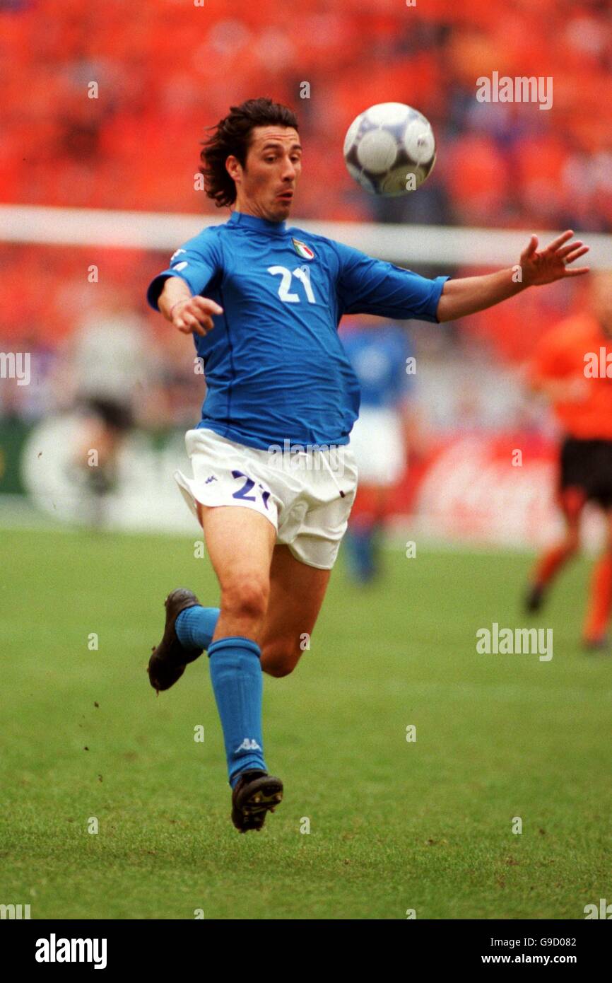 Soccer euro 2000 semi final italy v holland hi-res stock photography ...