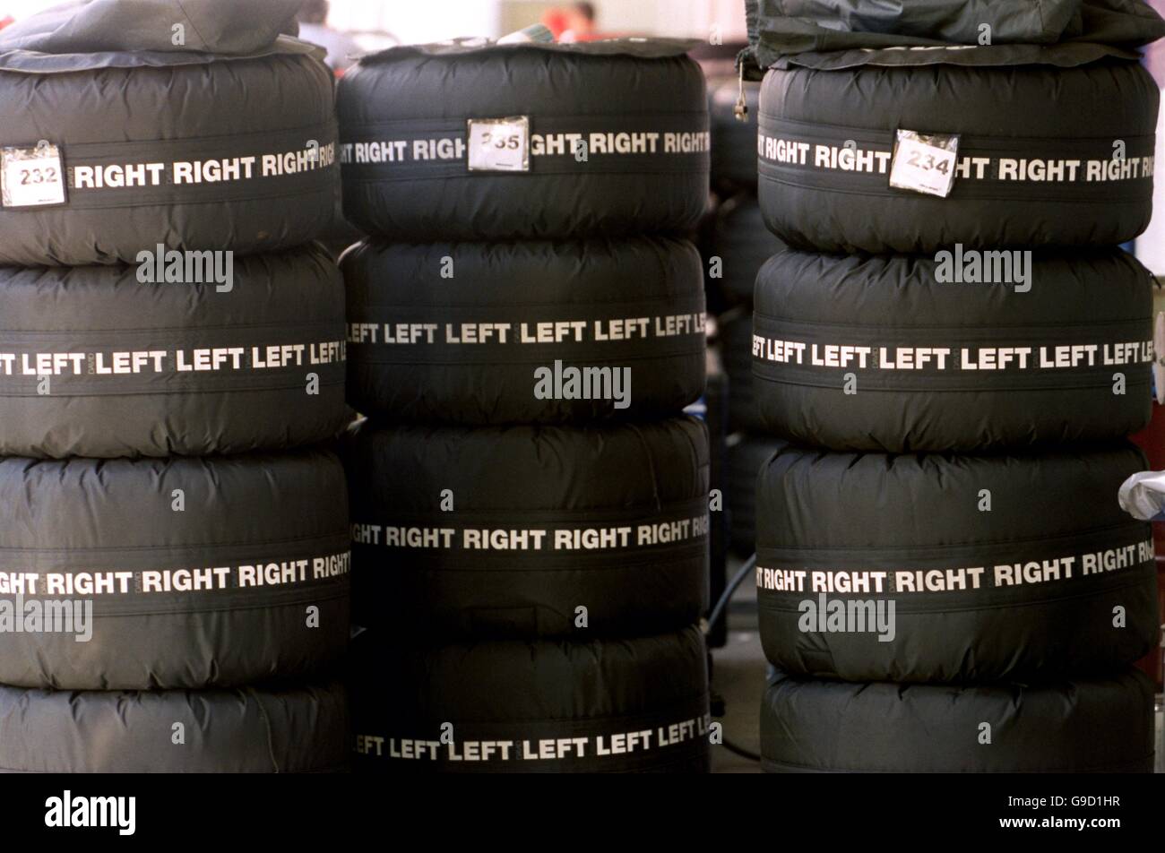 Left right stack of tyres equipment f1 hi-res stock photography and ...
