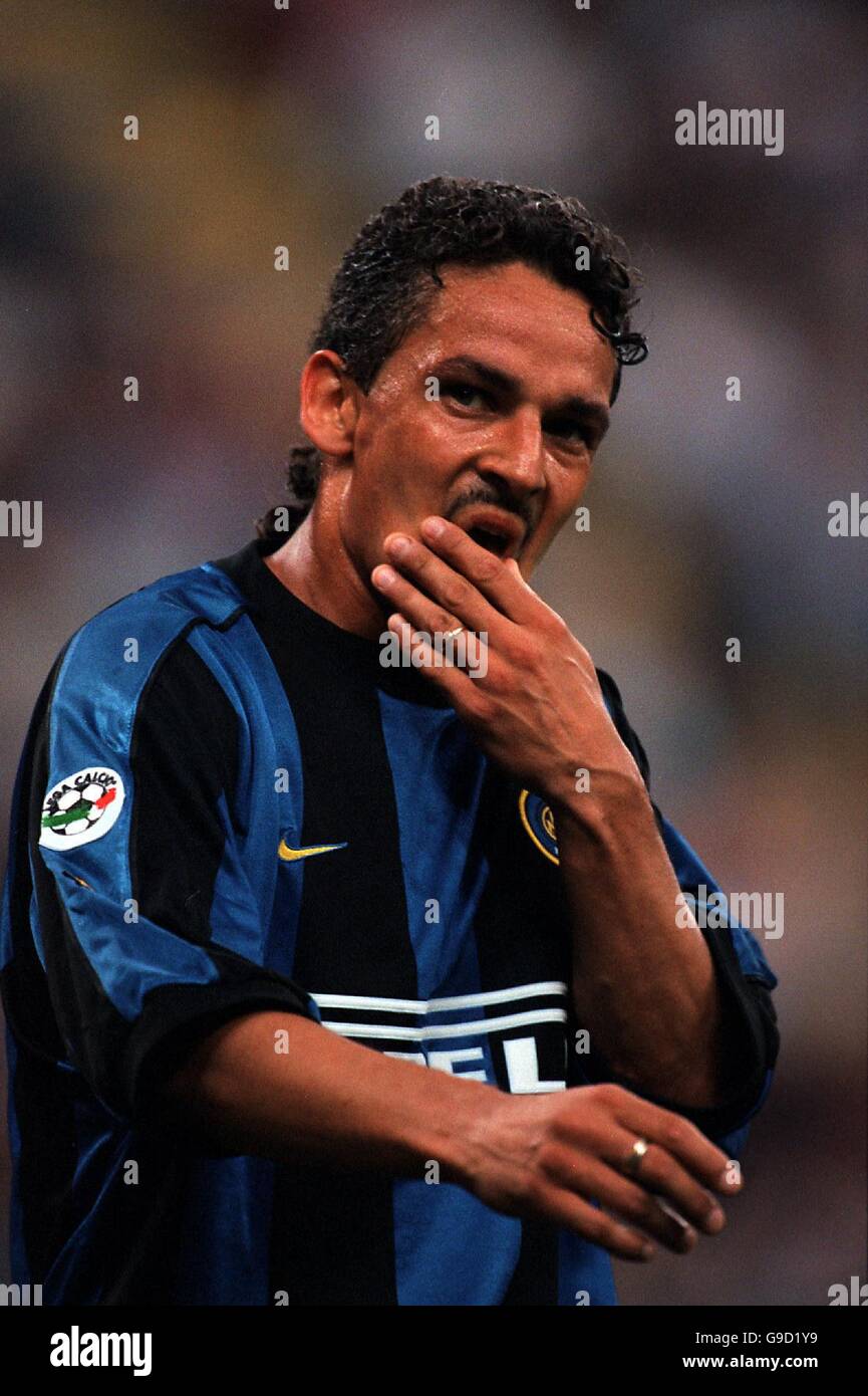 Roberto baggio italia hi-res stock photography and images - Alamy