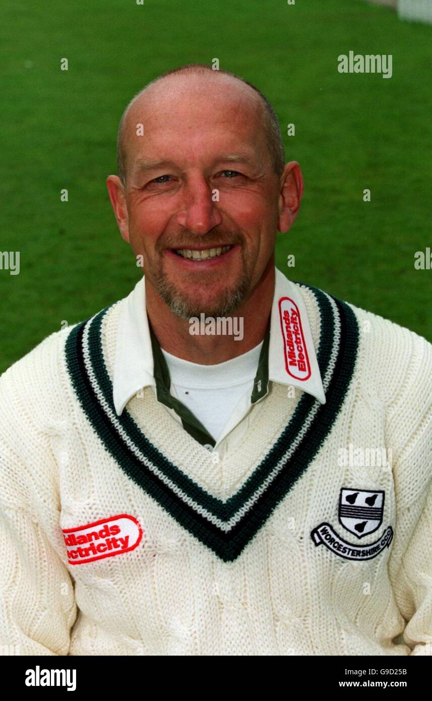Cricket bill athey hi-res stock photography and images - Alamy