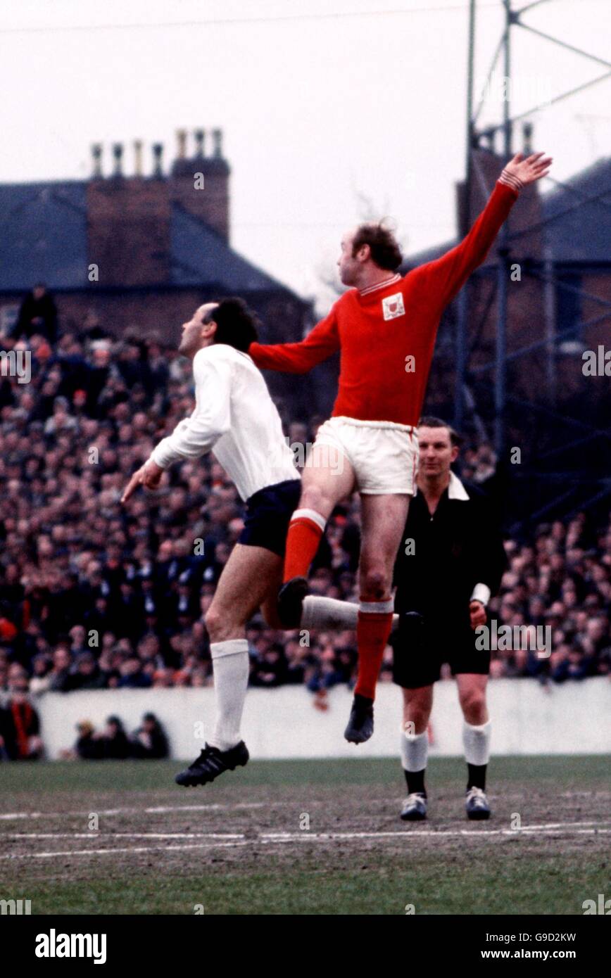 Nottingham forests terry hennessey hi-res stock photography and images ...