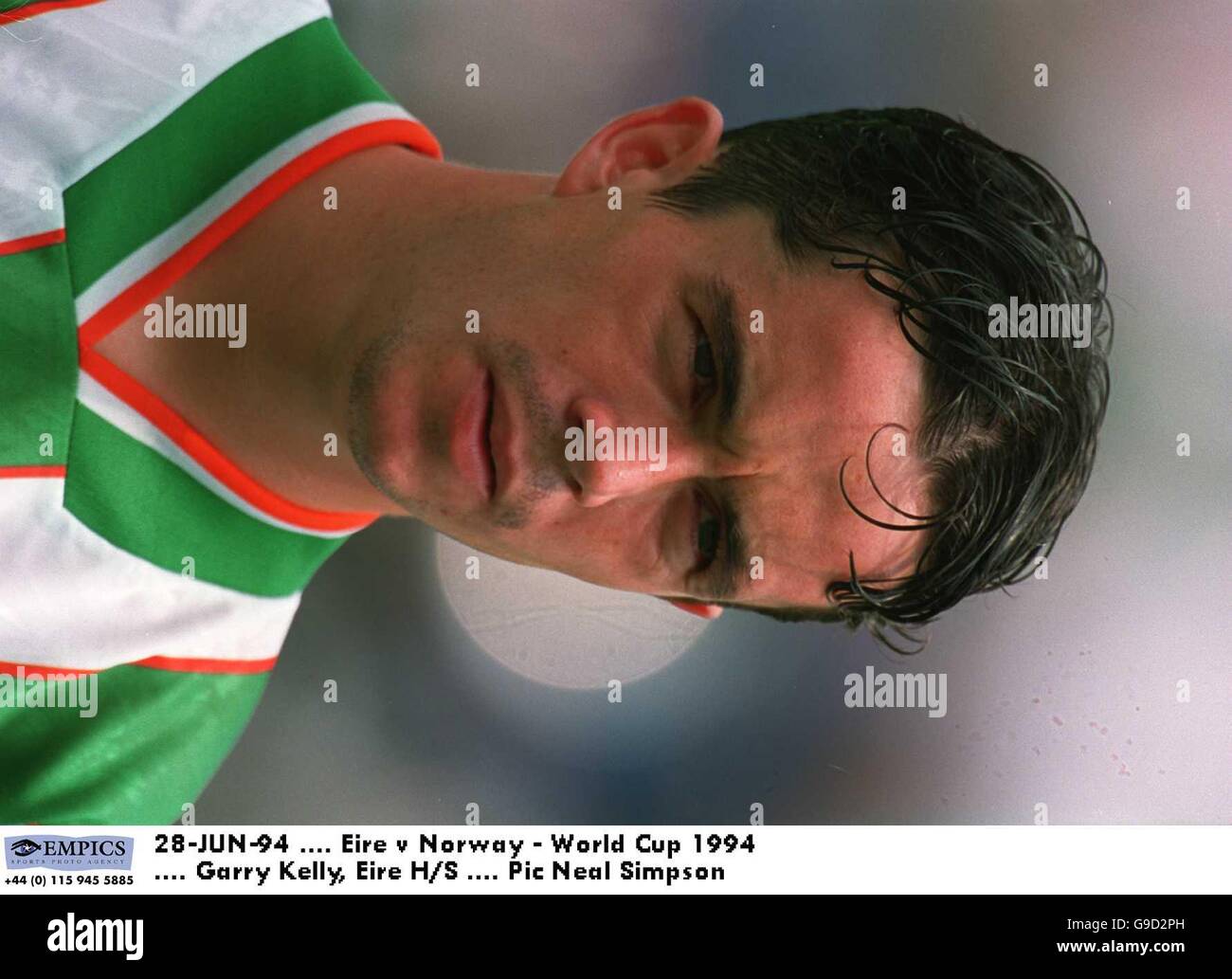 28 jun 94 eire v norway world cup 1994 garry kelly hi-res stock ...