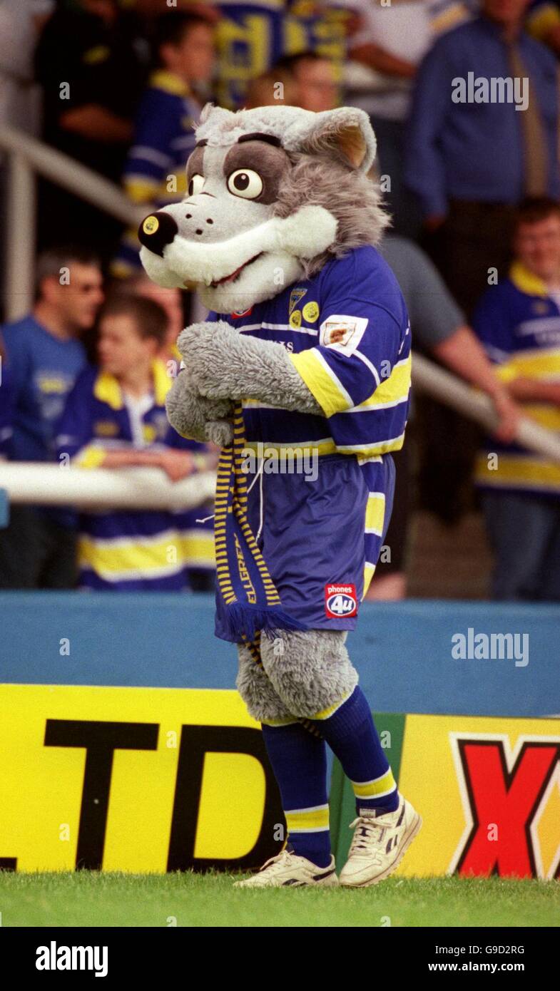 Wolves mascot hi-res stock photography and images - Alamy