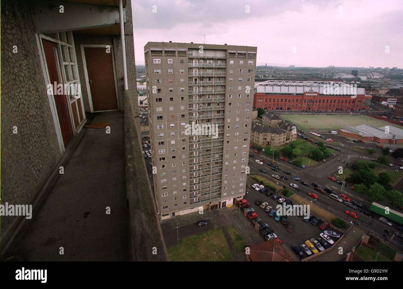 Viewed block flats in govan area glasgow hi-res stock photography and ...