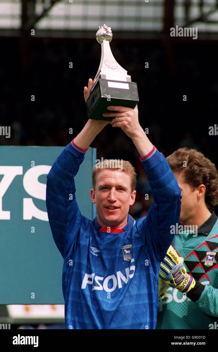 David linighan celebrates division two trophy hi-res stock photography ...