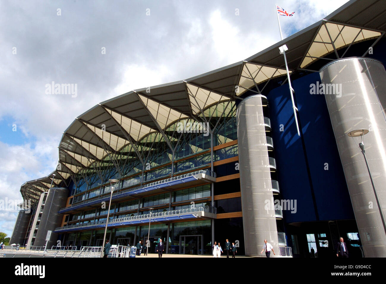New grandstand royal ascot hi-res stock photography and images - Alamy