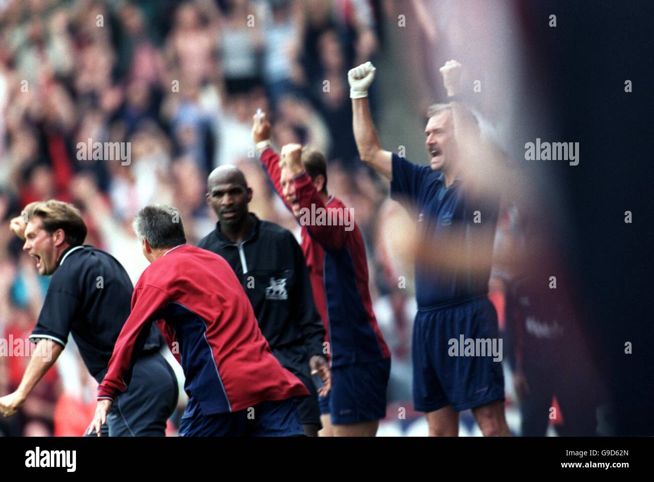 John gorman and glenn hoddle hi-res stock photography and images - Alamy