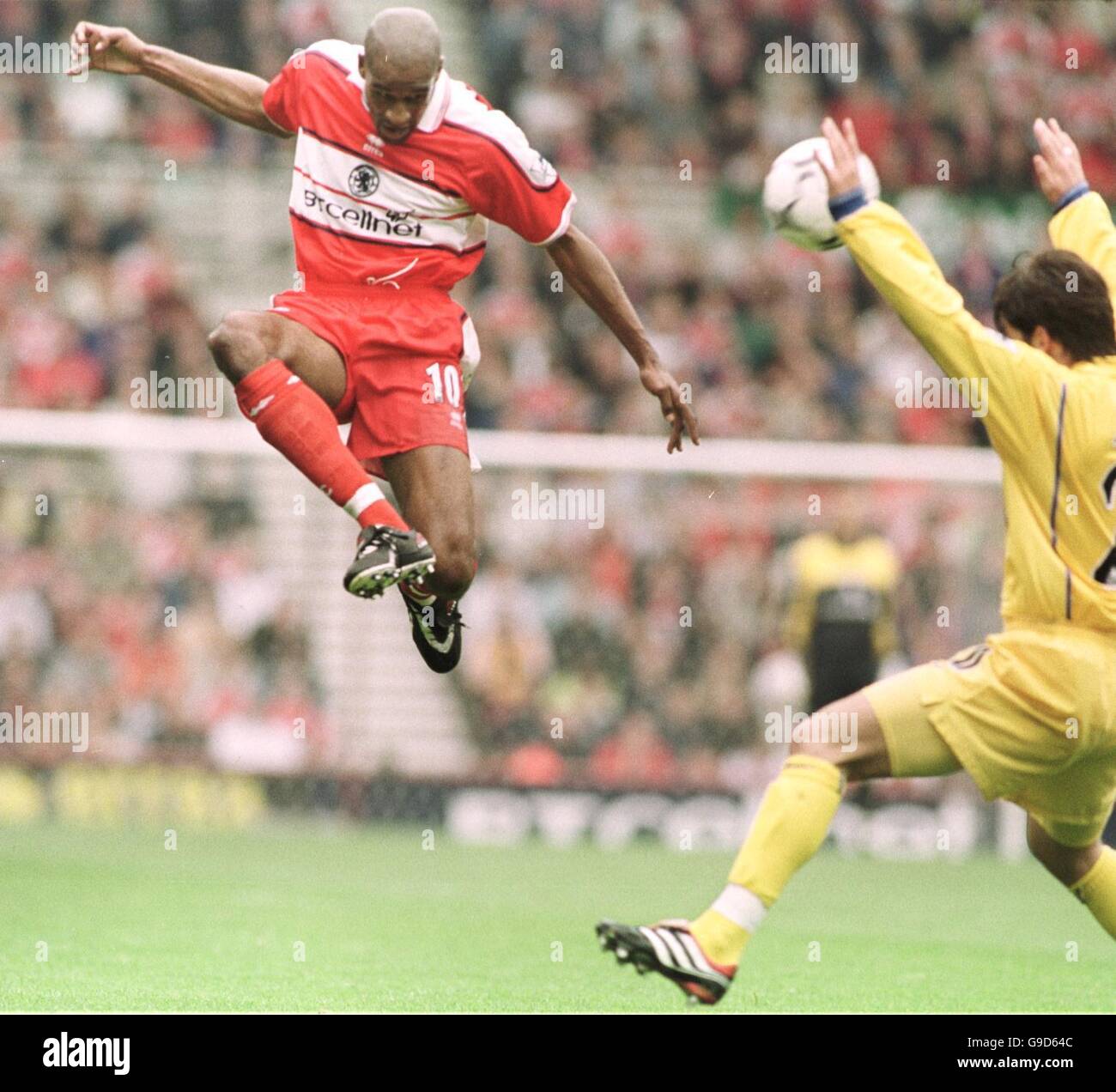 Now leeds striker hi-res stock photography and images - Alamy