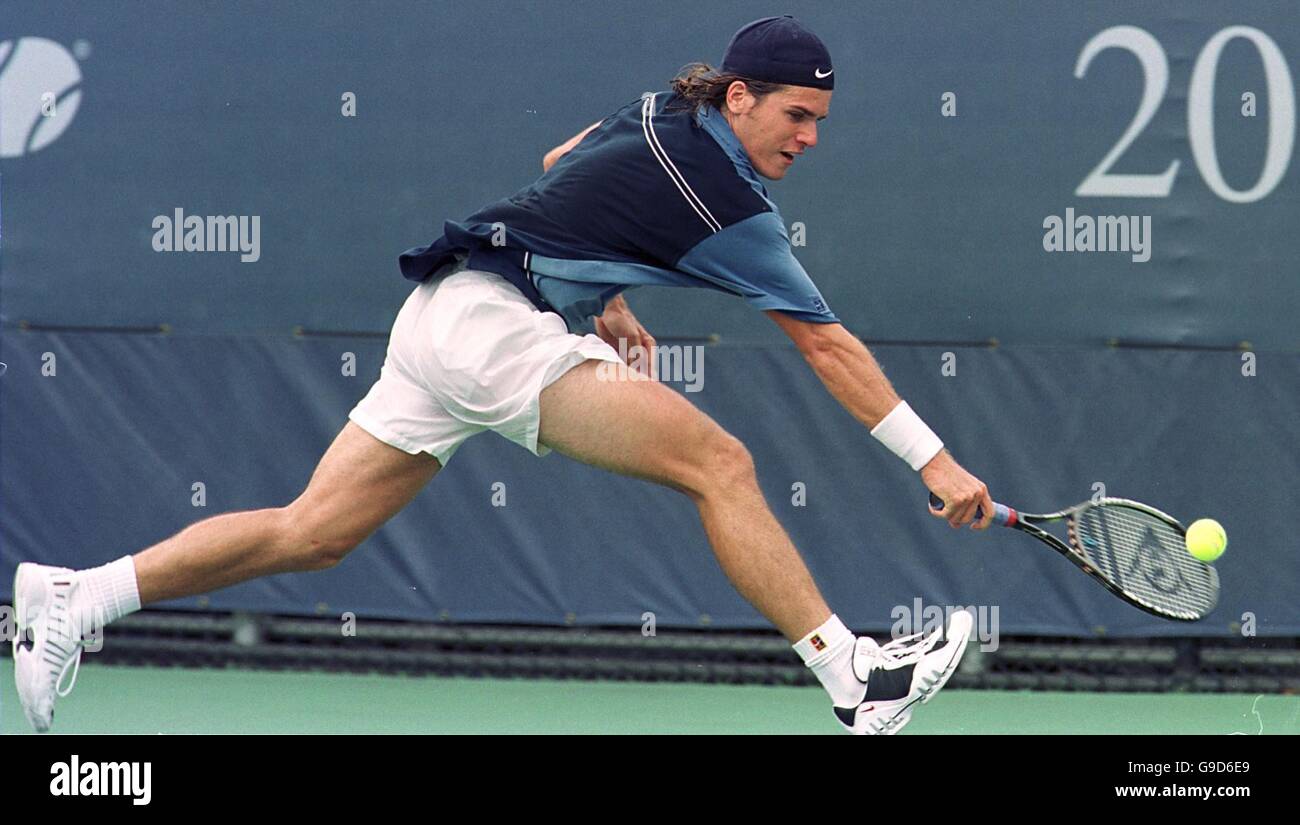Jamie delgado in action against tommy haas hi-res stock photography and ...