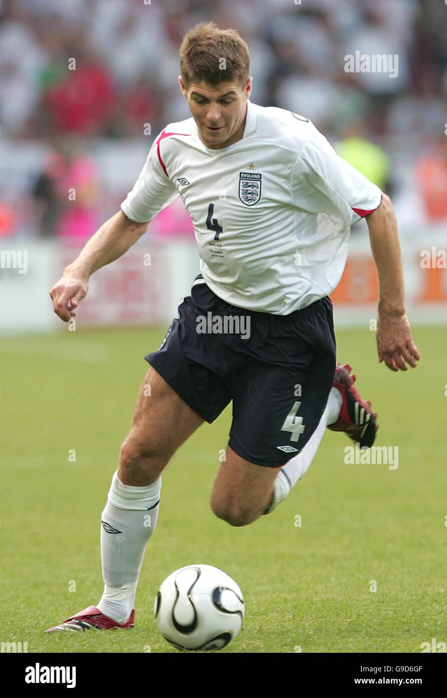 Ecuador and steven gerrard hi-res stock photography and images - Alamy