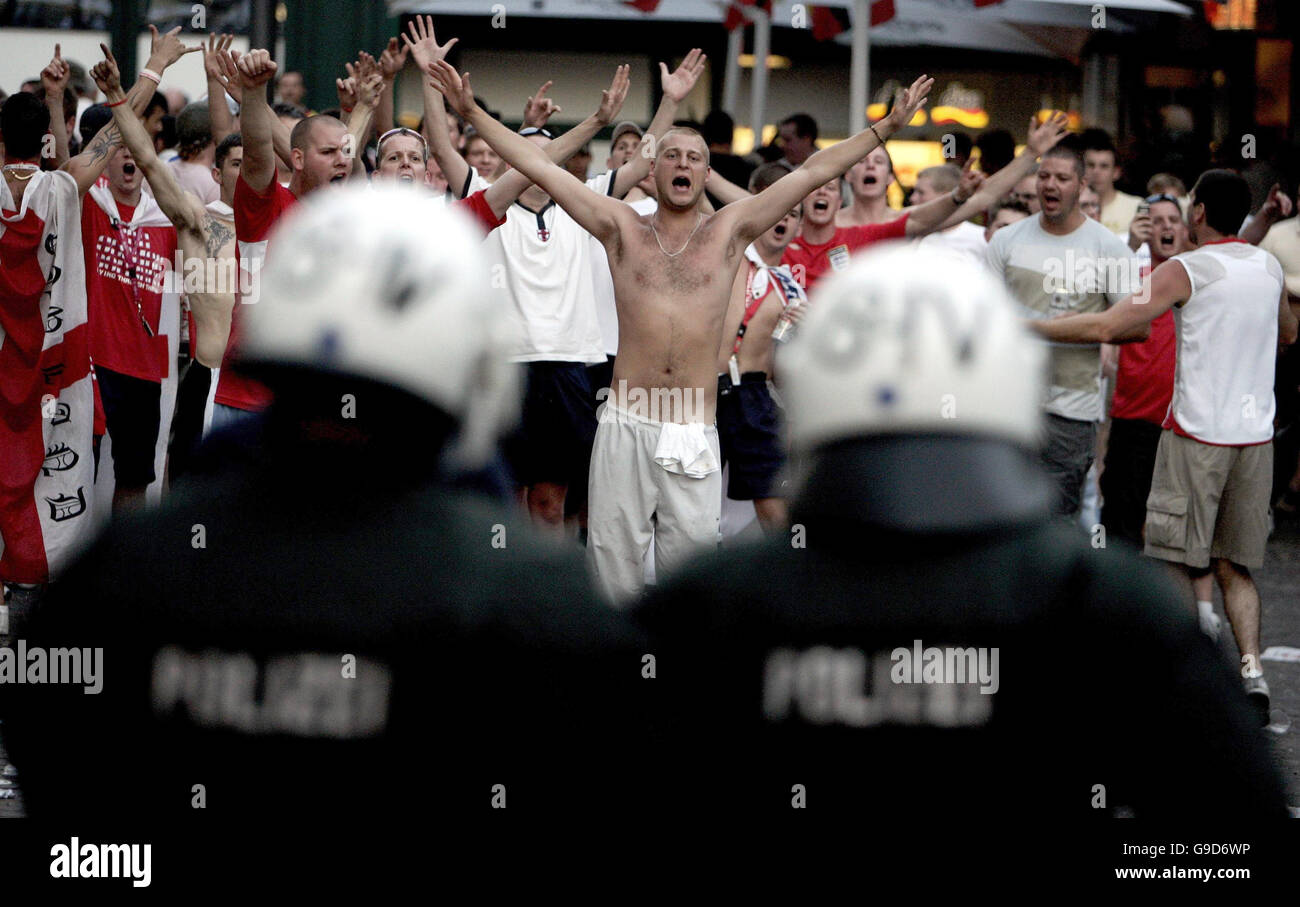 Fifa World Cup Germany 2006, Fans. England fans in Gelsenkirchen ...