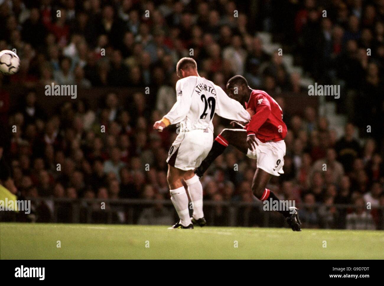 Manchester United's Andrew Cole (c) scores the first goal against ...