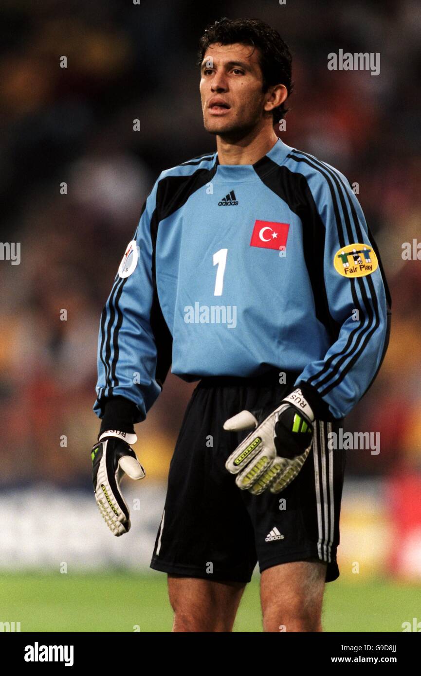 Turkey goalkeeper rustu recber hi-res stock photography and images - Alamy